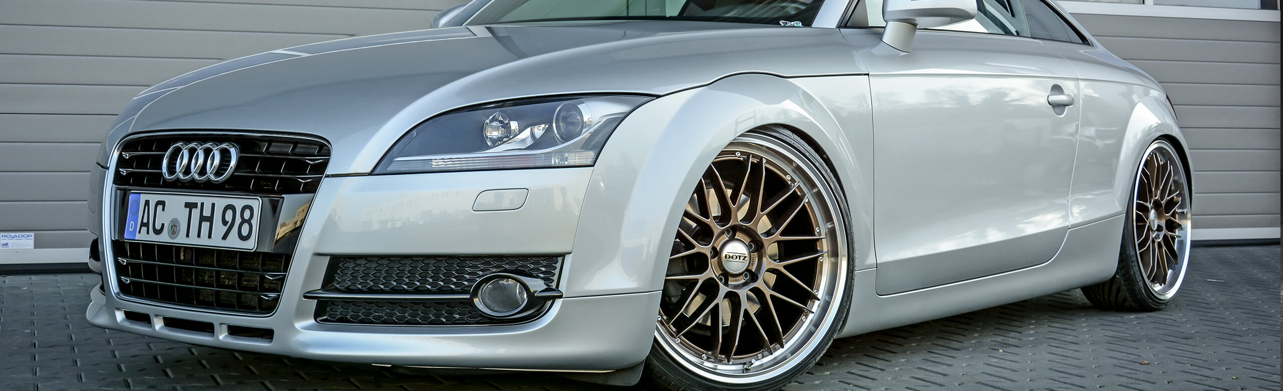 Lowered Audi TT DOTZ Revvo